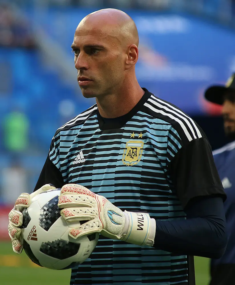 Trayectoria De Willy Caballero: Clubes Y Logros | Jugando Ando